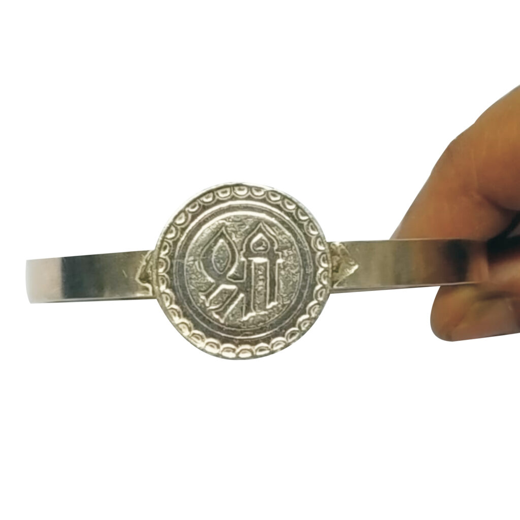 Aadhyathmik Consecrated Sri Lakshmi Kataksh Silver Bracelet Vendi ...